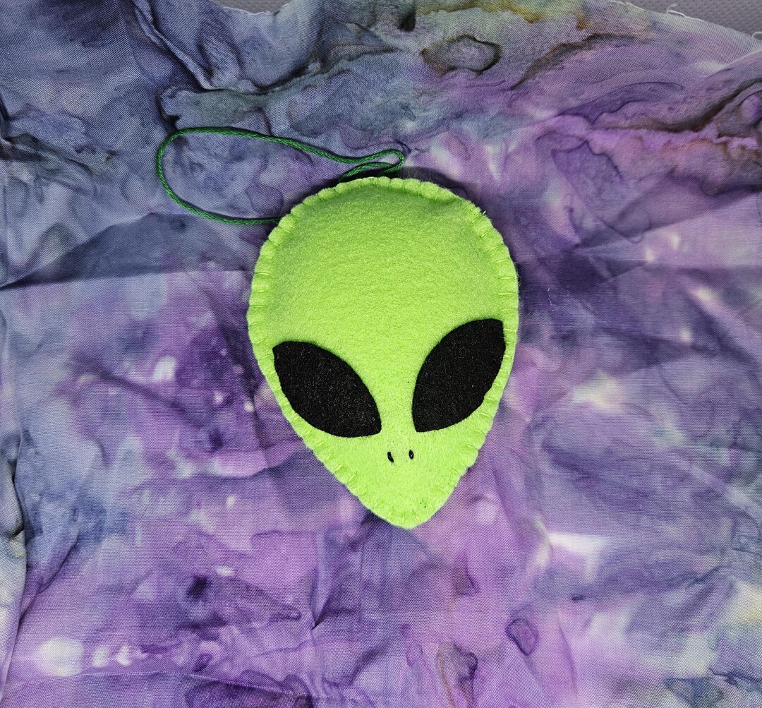 Alien Head Ornament Hanging Decoration, Halloween, Area 51, Ornament ...