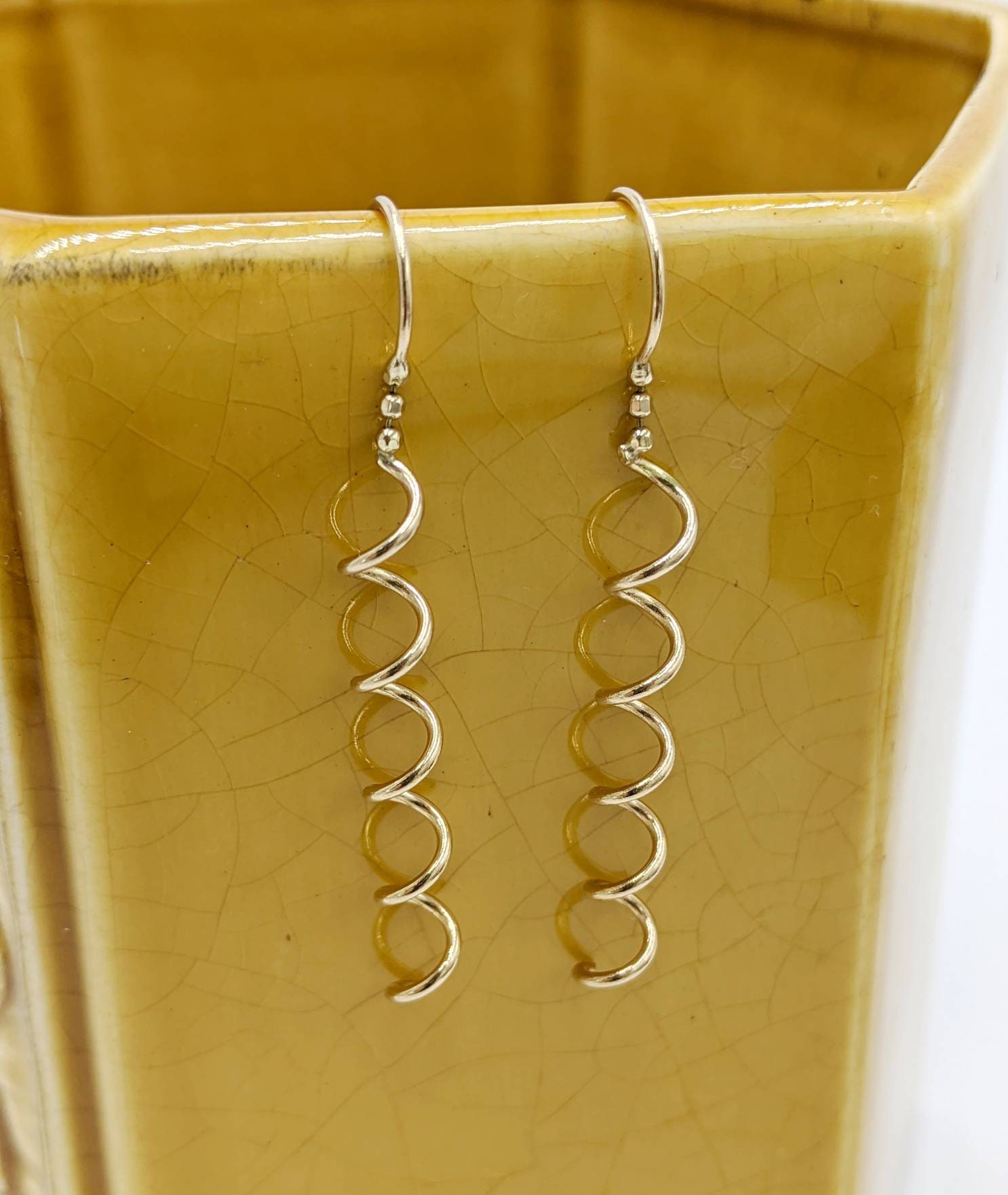 14k Yellow Gold Corkscrew Spiral Earrings 06756 - Etsy.de