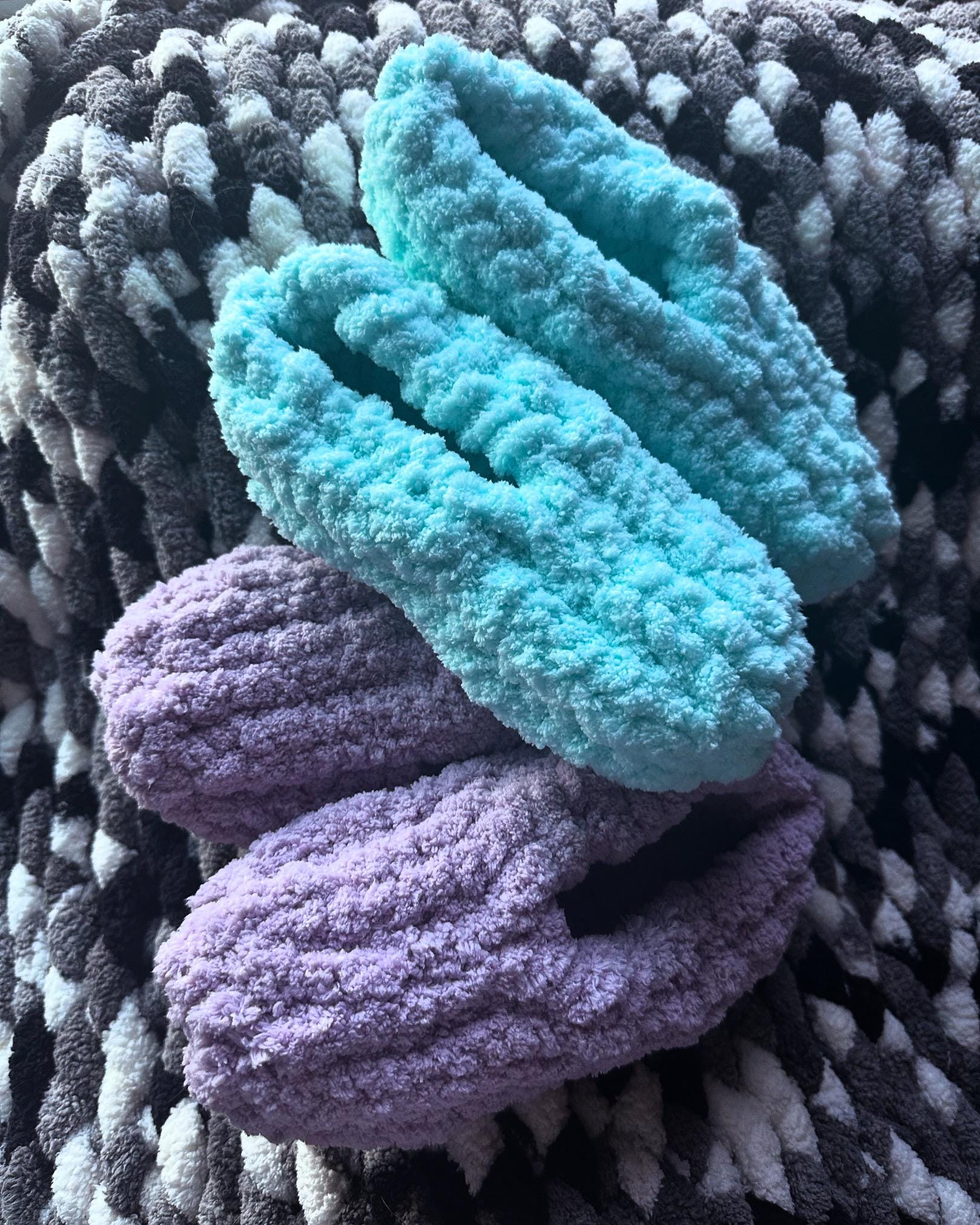 Cozy Slippers, Finger Knit, Chunky Yarn, Pattern - Etsy