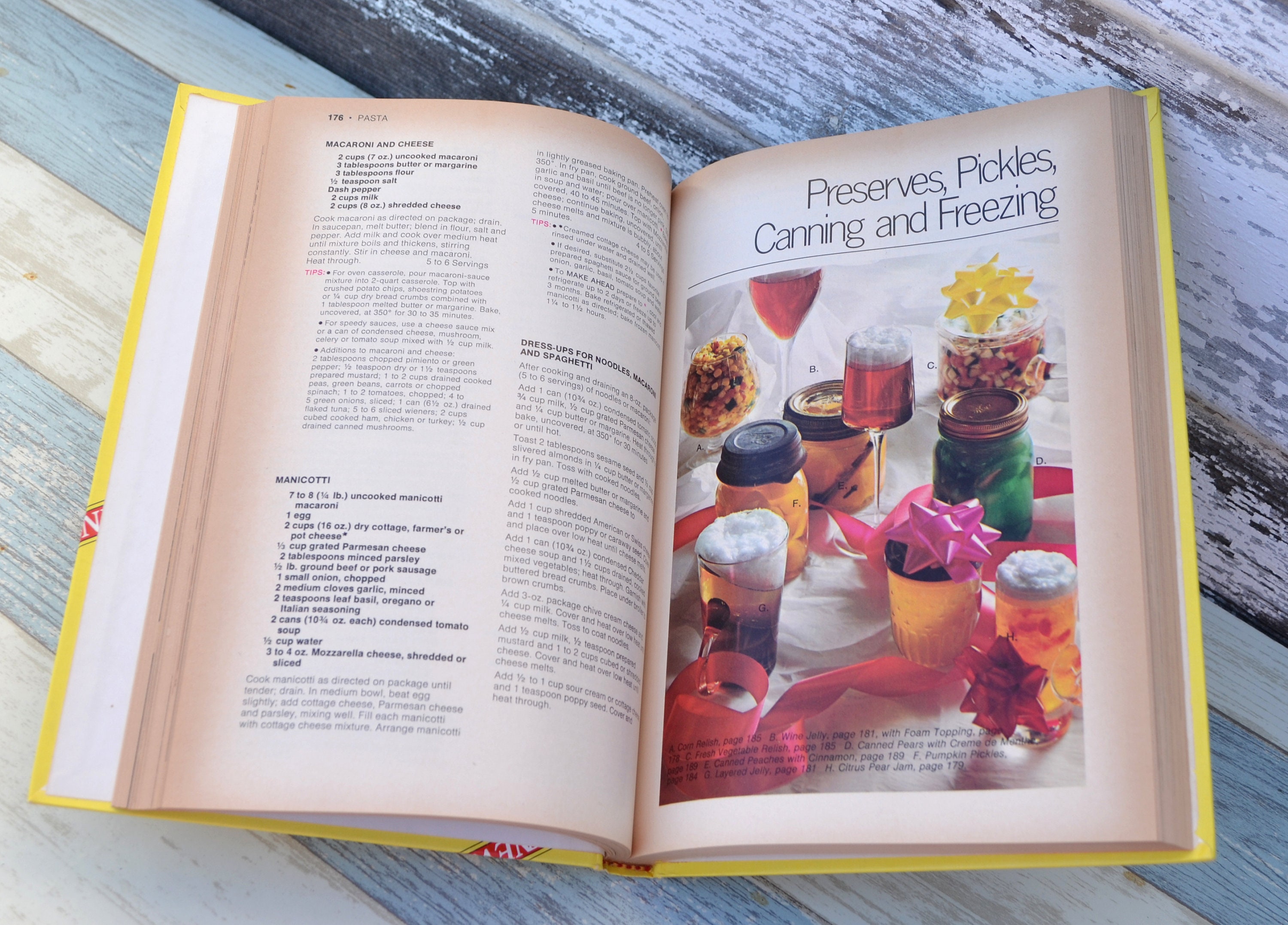 Pillsbury Yellow Family Cookbook 1975, Pillsbury Doughboy, Pillsbury ...