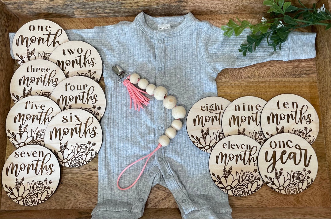 Floral Wood Baby Monthly Milestone Rounds Newborn Birth Announcement - Etsy