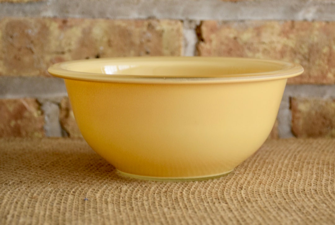 Pyrex Nesting Bowl, Beige, 1 Liter, Clear Glass Bottom, Sold ...