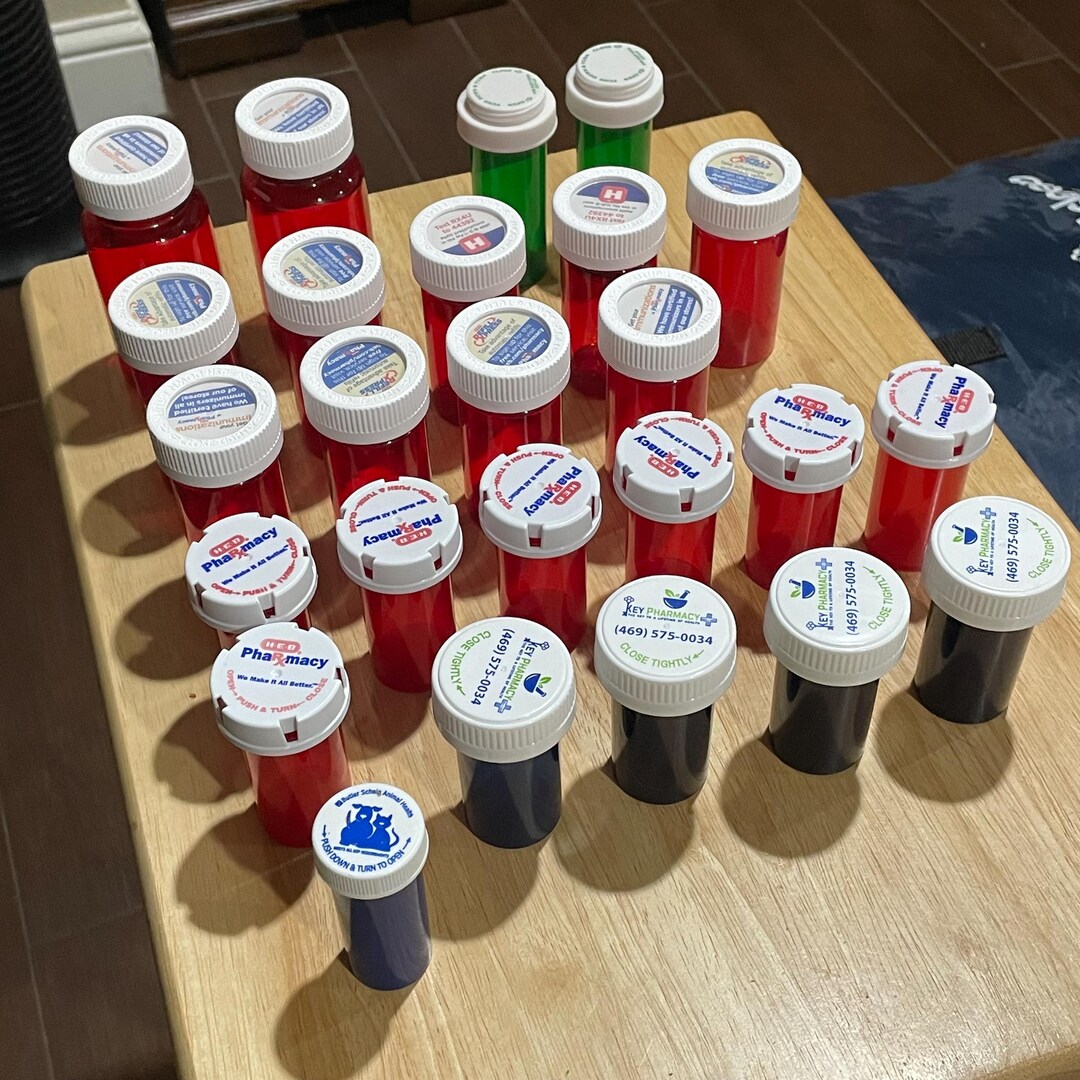 Lot of 25 Mixed Size Empty Green Red and Blue Pill Bottles.storage ...