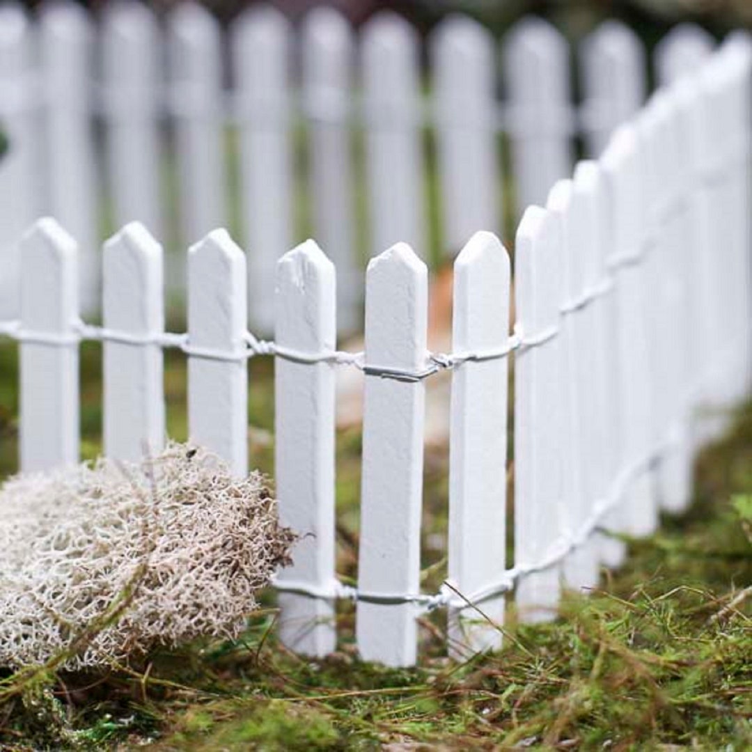 Miniature Fairy Garden White Wood Picket Fence, Height 2 Inches X ...