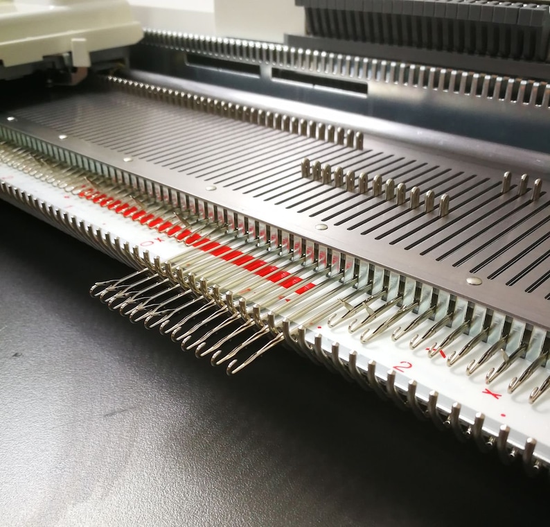 SK280 Singer / Silver Reed 24 Stitches Standard Gauge Punch Card ...