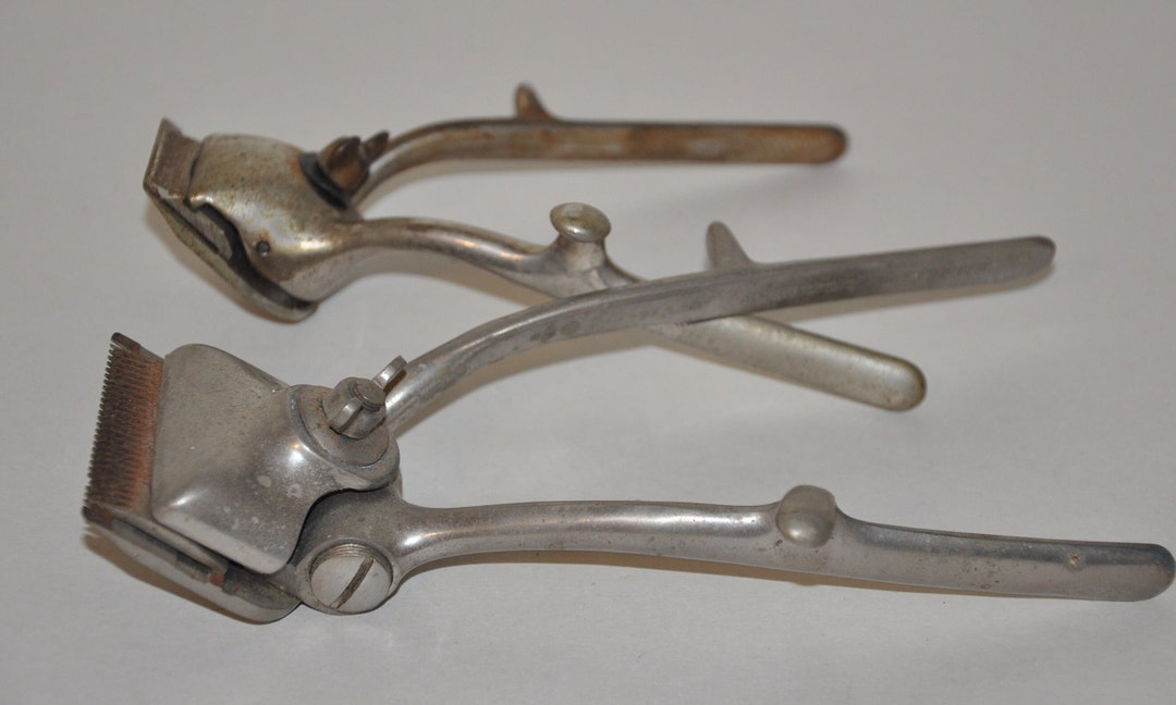2 Vintage Hand Held Barber Hair Clippers - Etsy