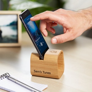 Personalised Oak Phone Stand Speaker, Engraved Music Gift - Etsy