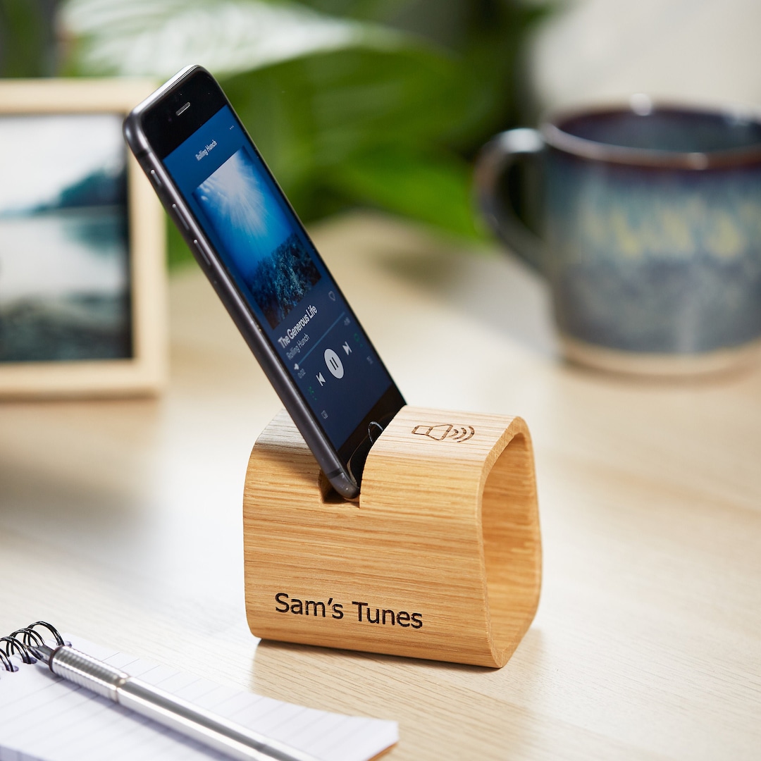 Personalised Oak Phone Stand Speaker, Engraved Music Gift - Etsy