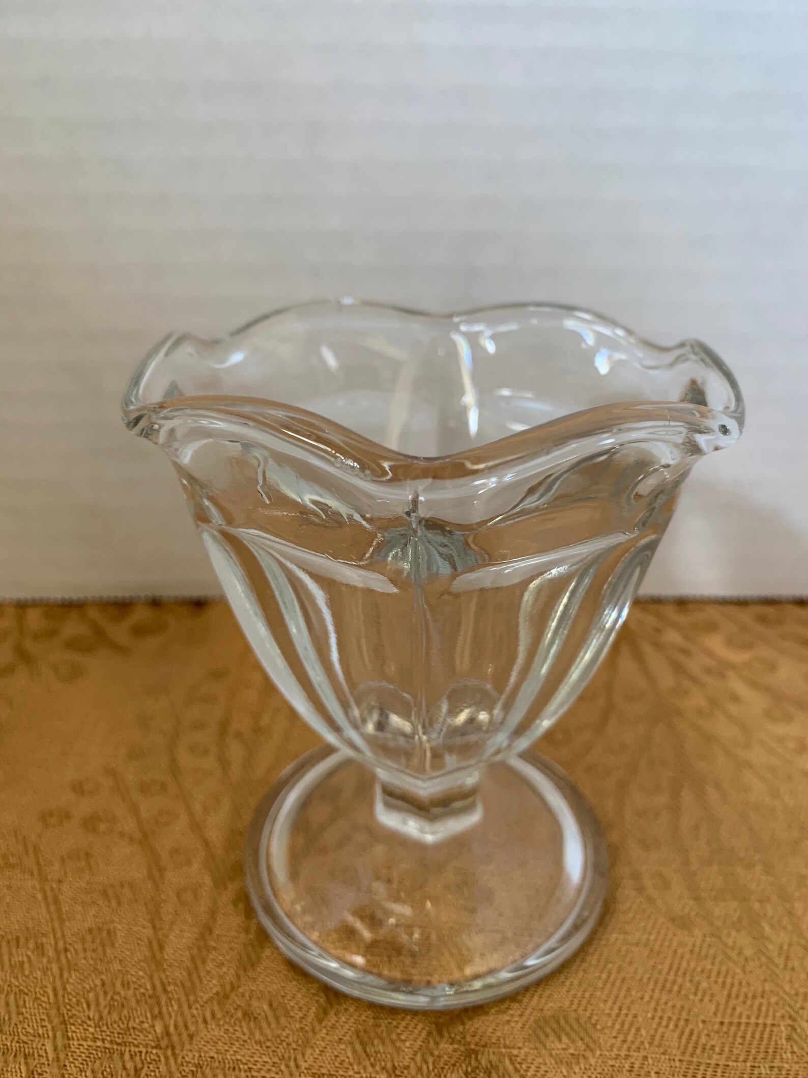 A Pair of Anchor Hocking Ice Cream Dishes - Etsy