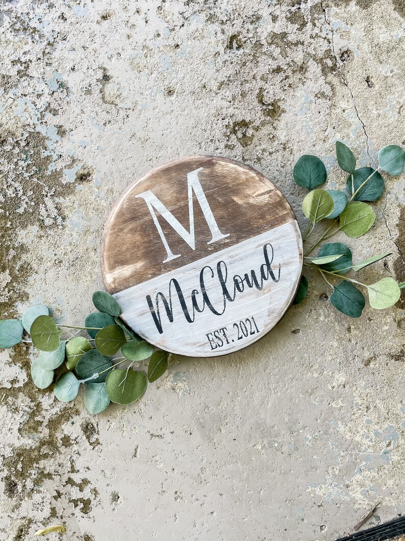 Circle Wooden Last Name Sign / Last Name Established Circle | Etsy