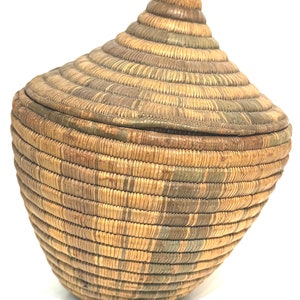 Large Antique Yup'ik Lidded Basket, Alaskan Native Hand Woven Basket ...