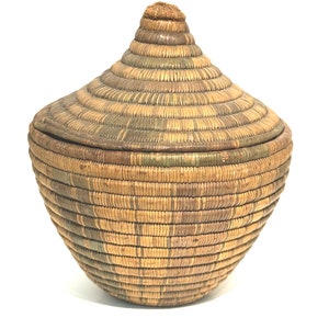 Large Antique Yup'ik Lidded Basket, Alaskan Native Hand Woven Basket ...
