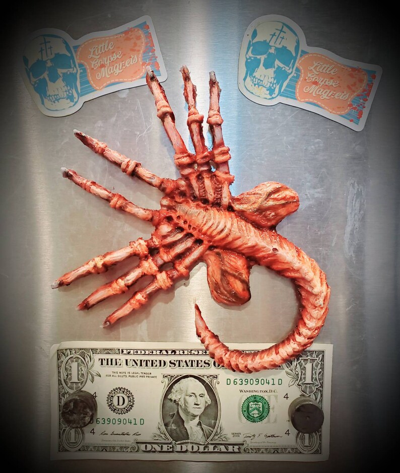 Large Face Hugger Magnet | Etsy