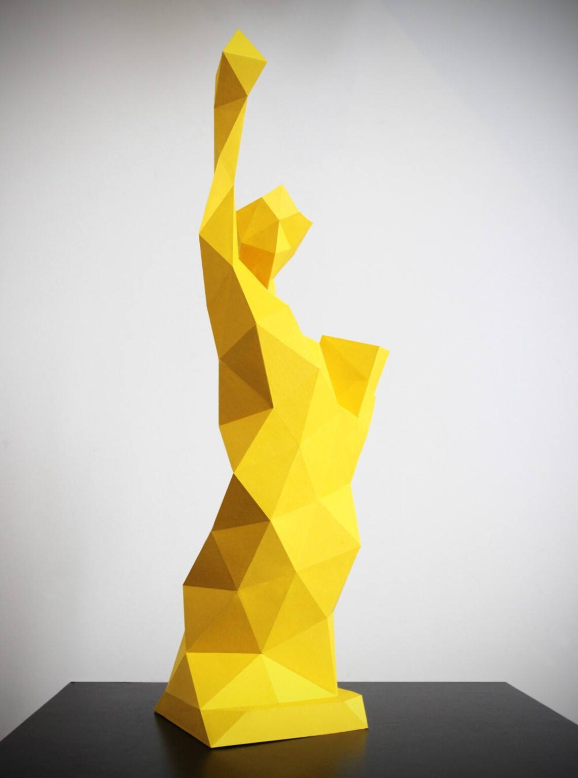 Statue Papercraft, DIY Sculpture, Low Poly PDF, Liberty Statue - Etsy