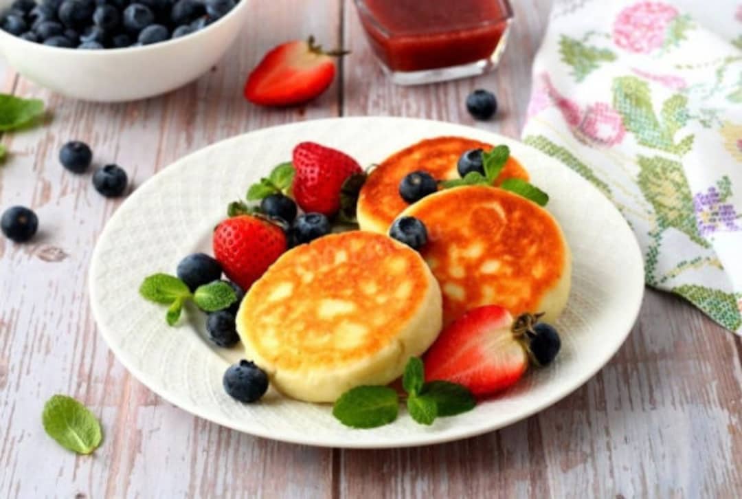 Easy Lemon Syrniki Recipe – Traditional Ukrainian Farmer’s Cheese ...