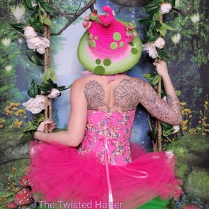 Twisted Toadstool DIGITAL crochet PATTERN. This is a pattern | Etsy