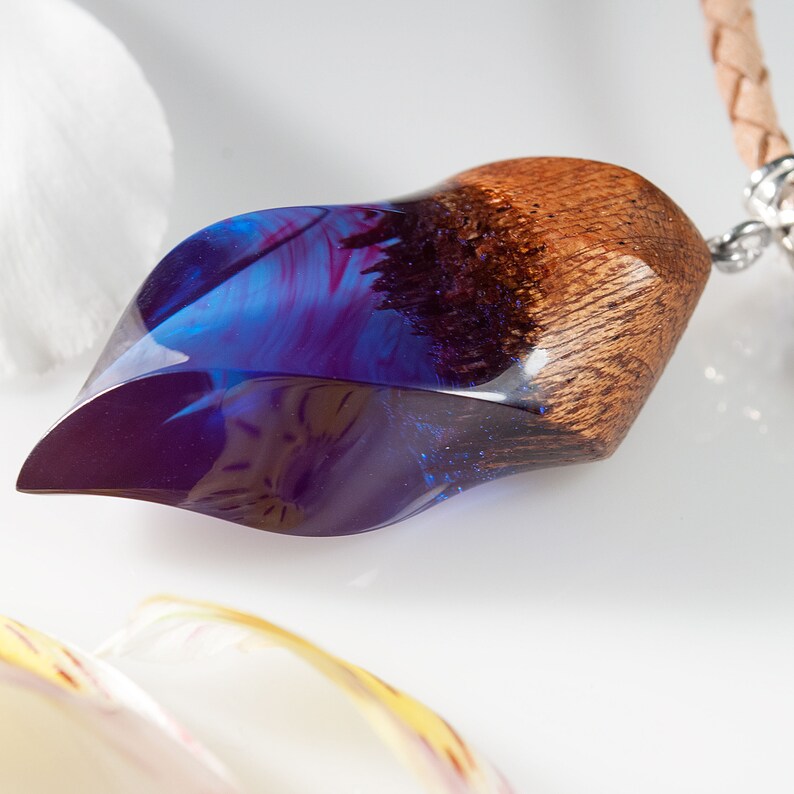 Resin Art Jewelry Wood Resin Necklace Pendant for Women 5th Anniversary ...