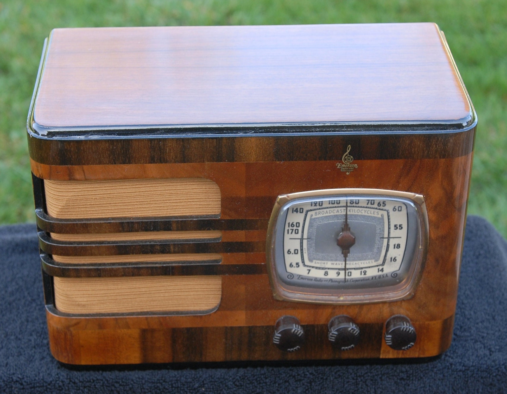 Vintage 1930s Antique Wood Emerson Vacuum Tube Radio Beautiful Wood and Restored - Etsy