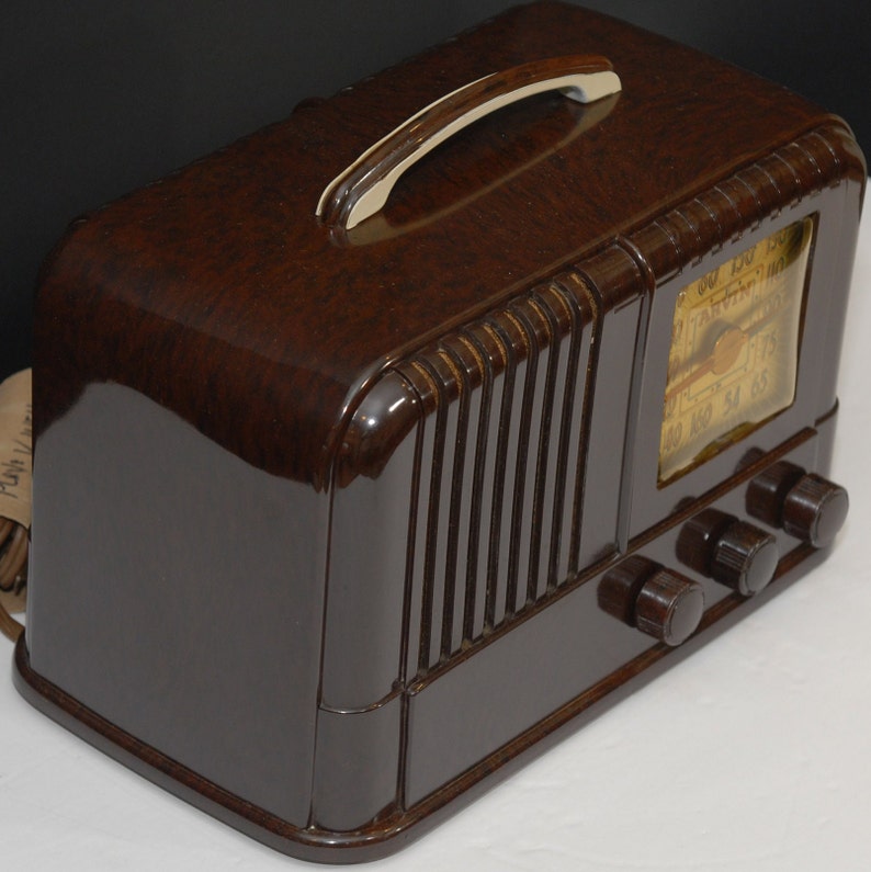 Vintage Art Deco 1940s Arvin Vacuum Tube Radio Glossy Bakelite Cabinet ...