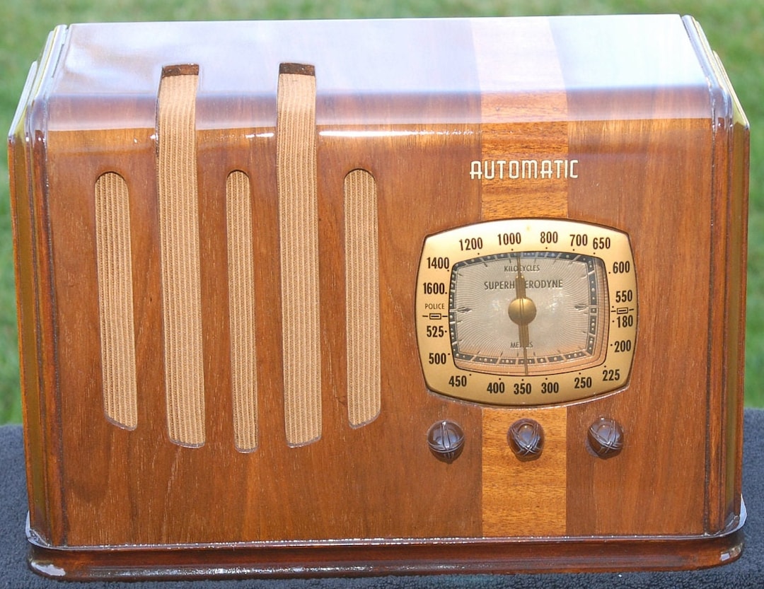 Vintage 1930s Antique Wood Automatic Vacuum Tube Radio - Simply ...