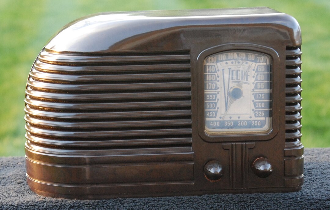 Vintage Art Deco 1930s Antique Vogue Vacuum Tube Bakelite Radio Very ...