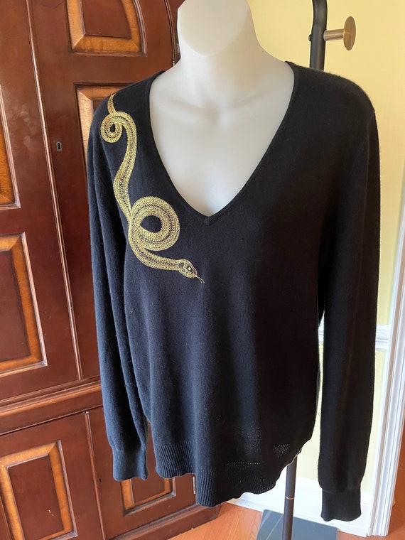 embroidered snake sweater - Gem
