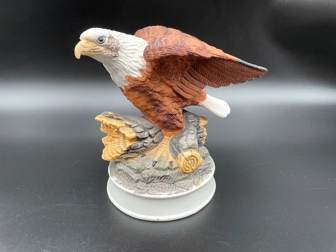 Bald Eagle Figurine / Americana Birds in Flight Porcelain Eagle ...