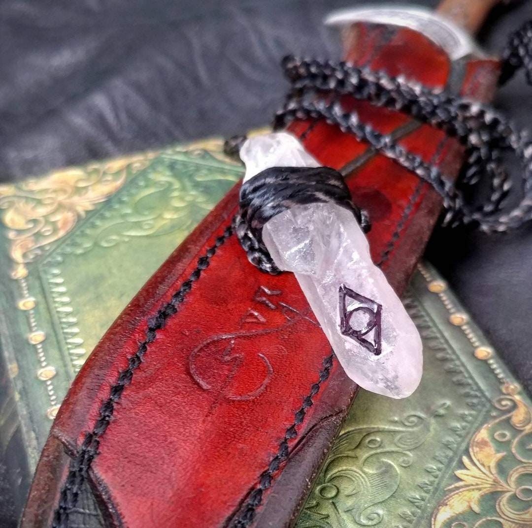 Custom Thieves Guild Engraved Crystal Necklace Inspired by Star Wars ...