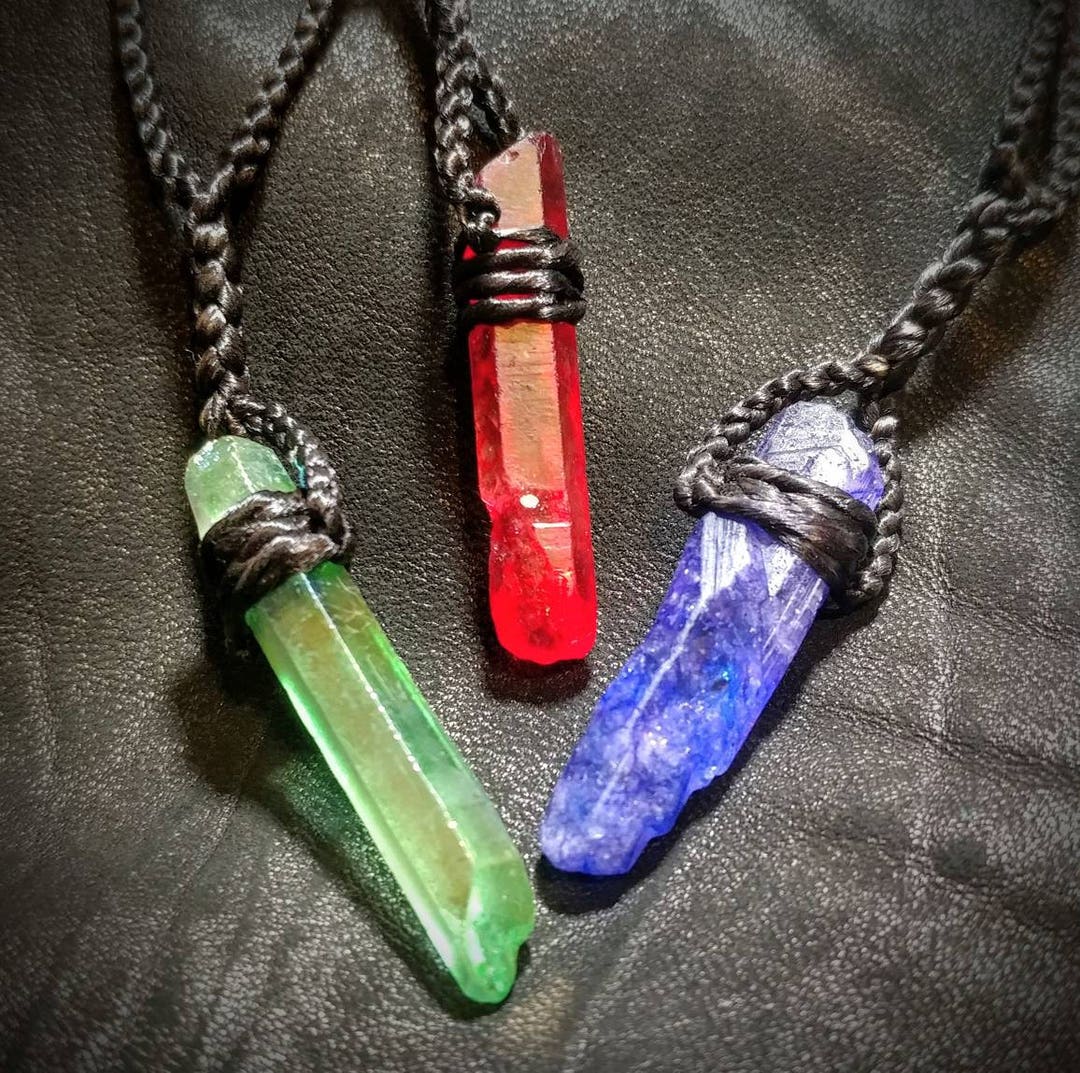 Star Wars-inspired Kyber Crystal Necklace - Custom Engraved Jedi & Sith ...