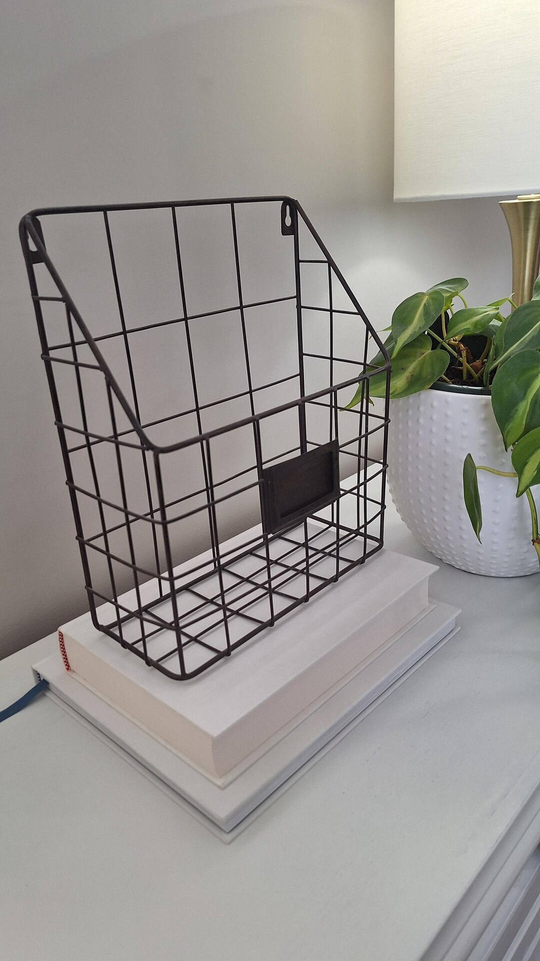 Metal Wire Rustic Magazine / Book Holder Wall Hanging Organizer With ...