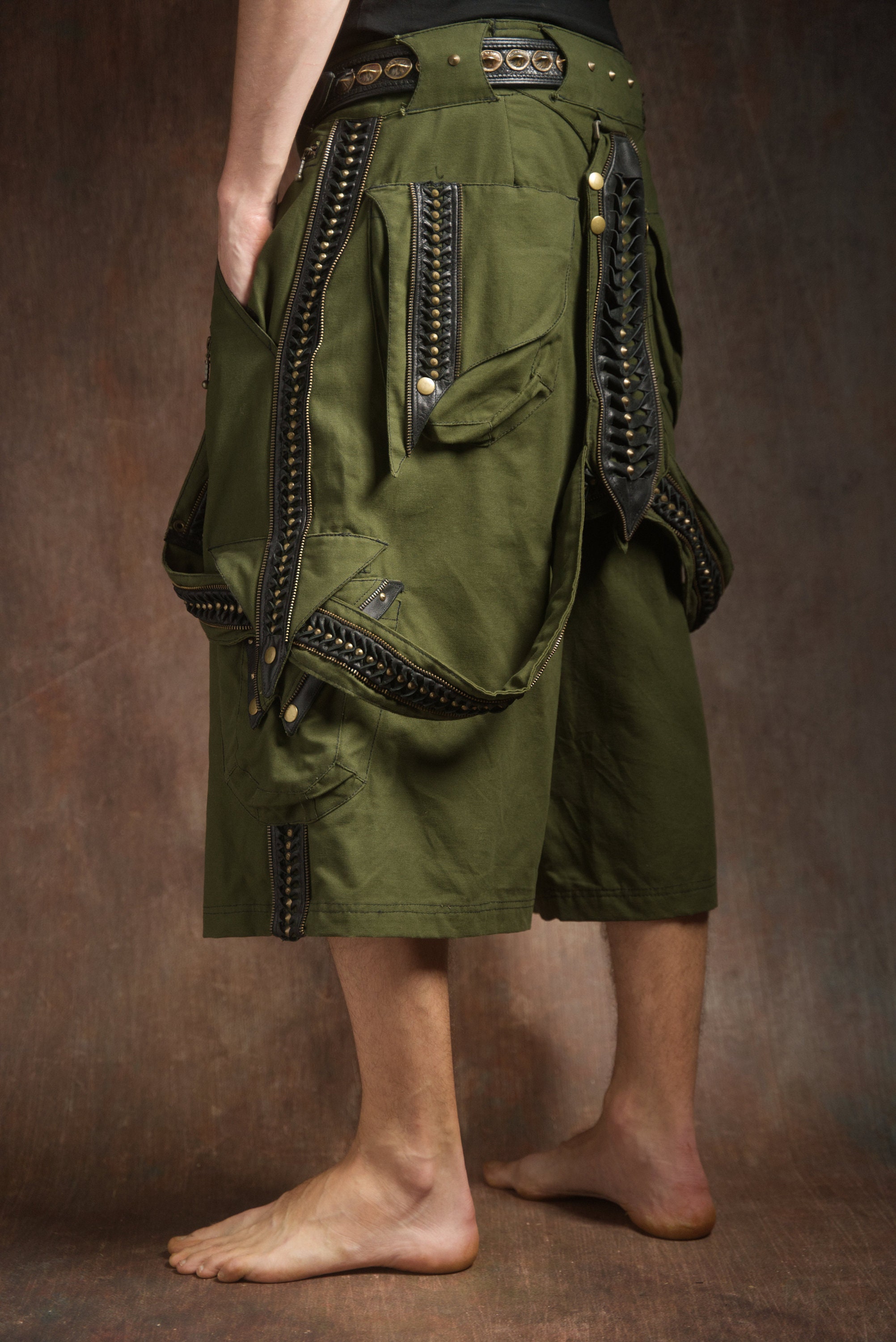 PSYCLOPSE, Baggy Festival Shorts Green and Black Leather, Adjustable ...