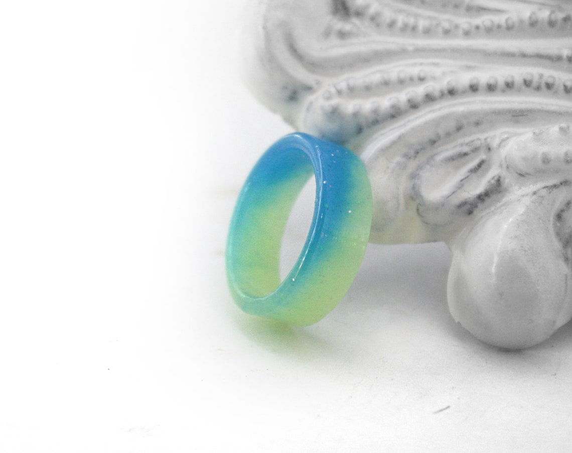 6 Glow in the dark ring Green resin ring Glowing ring Glow | Etsy