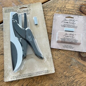 Tim Holtz Idea-ology Tiny Attacher Stapler With 100 ( .25" Staples ...