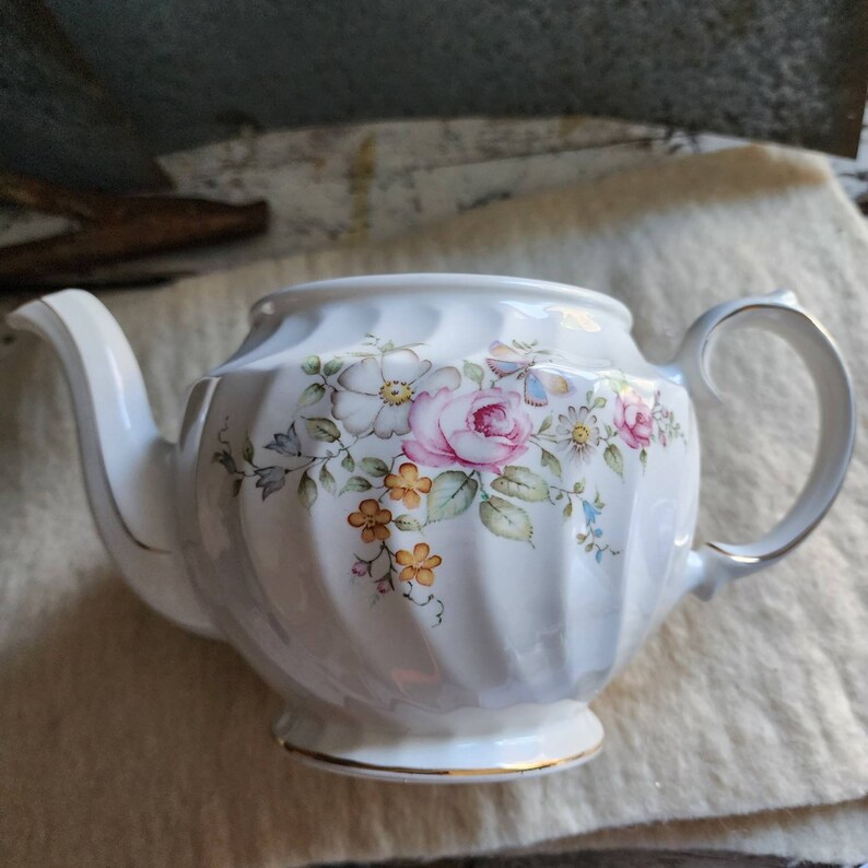Vintage Tea Pot / English Tea / / Vintage Dishes / Vintage - Etsy