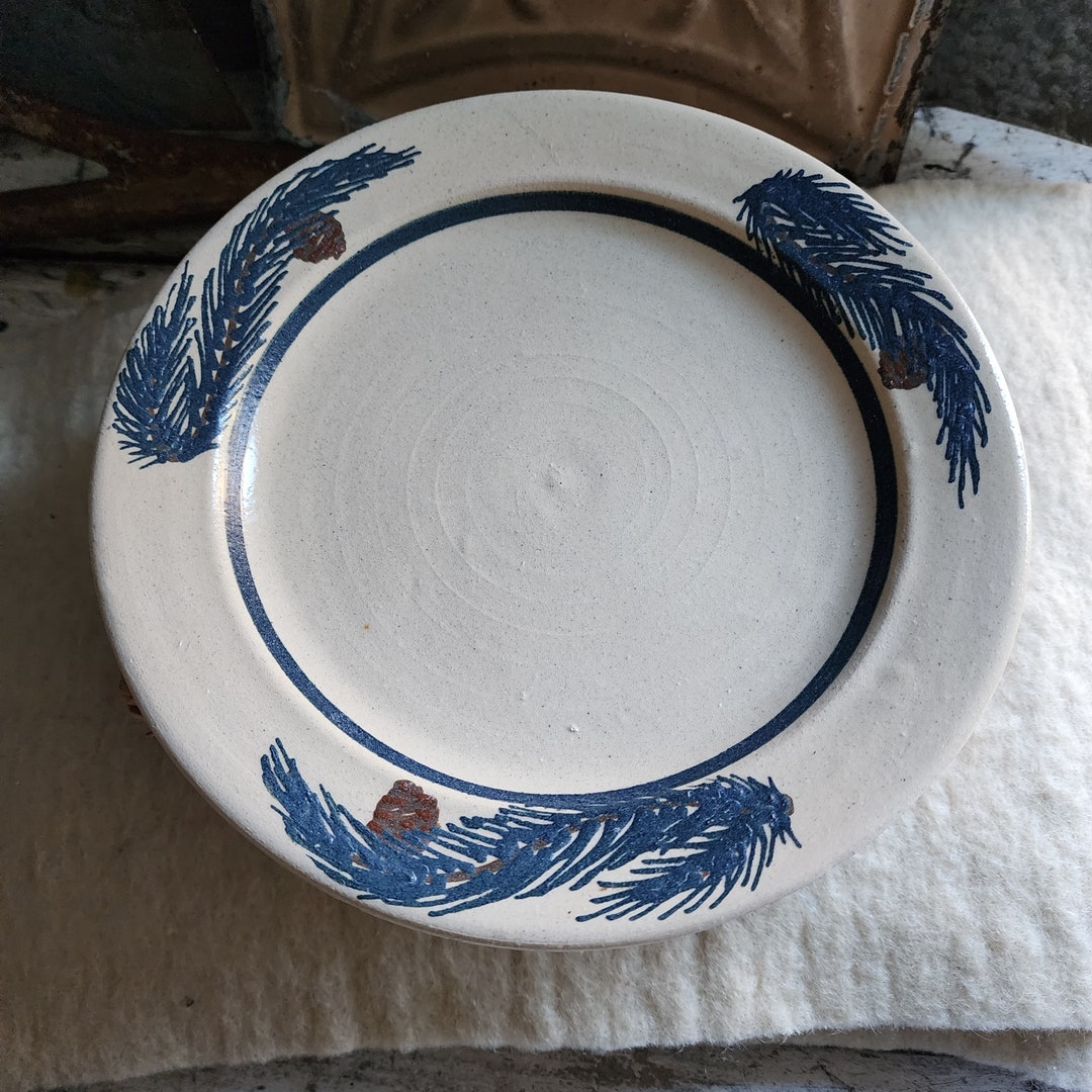 Pinecone / Pine / Christmas Dishes / Vintage Christmas Dining ...