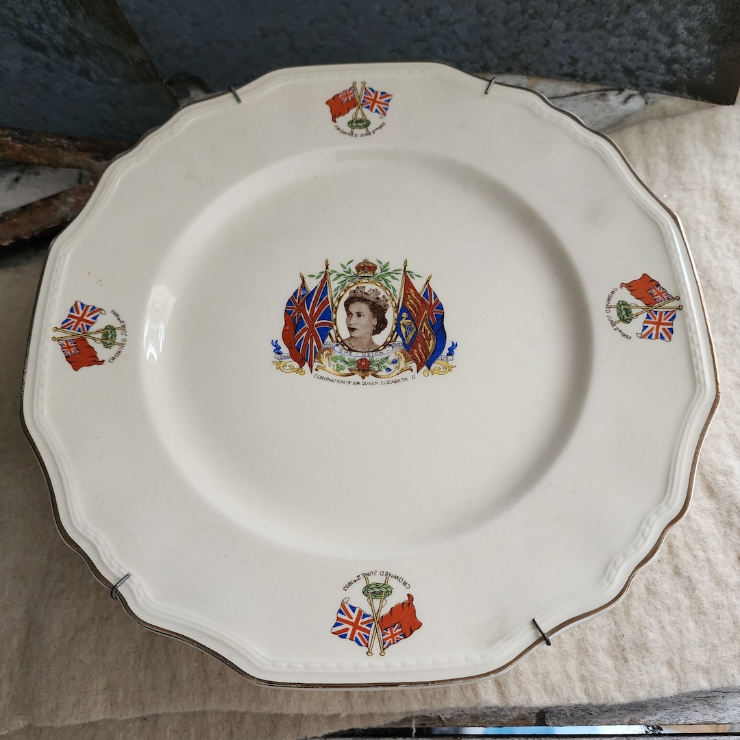 Queen Elizabeth Plate / Alfred Meakin / Royalty Memorabilia ...