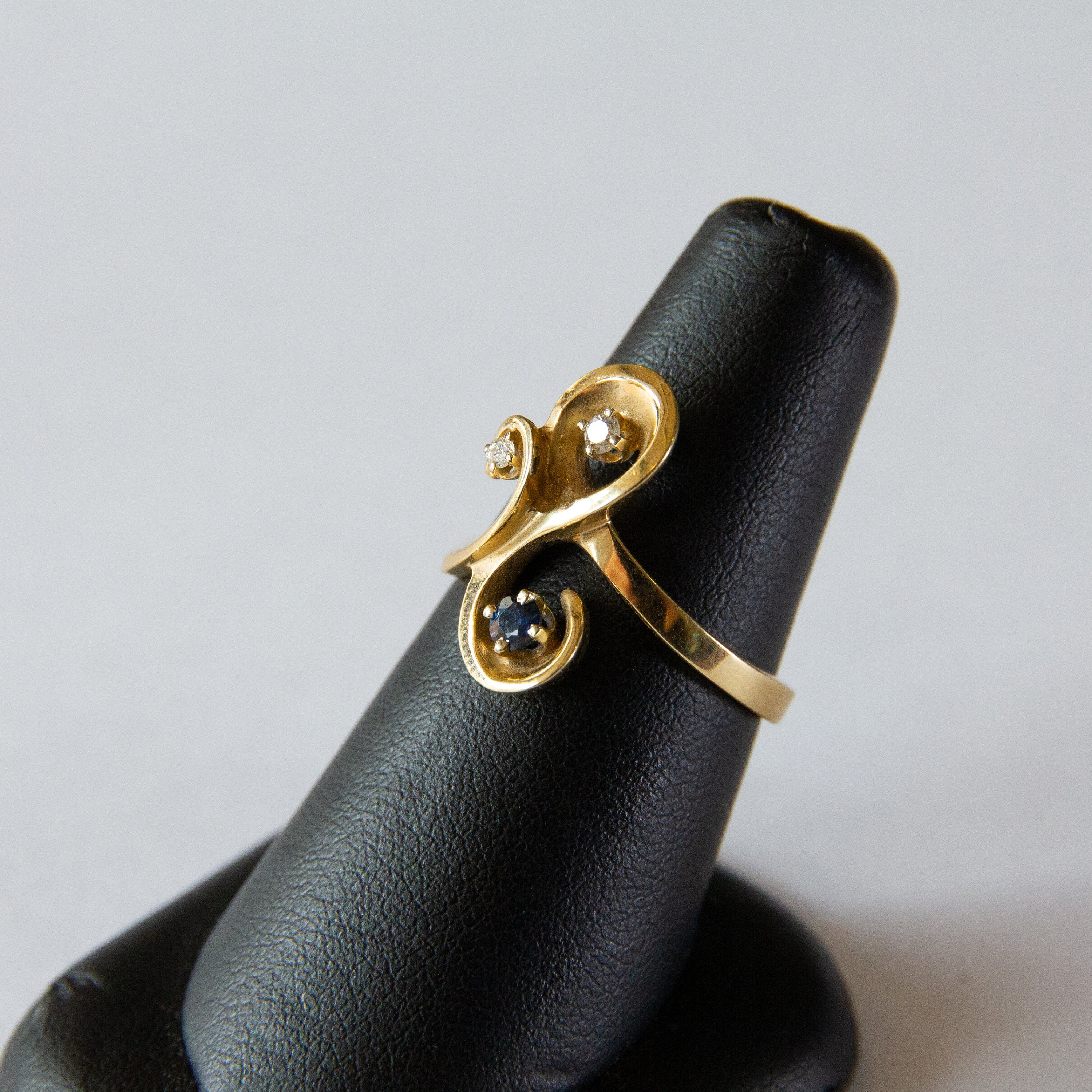 14k Gold Strellman Co. Sapphire and Diamond Ring Swirled Setting .1ct ...