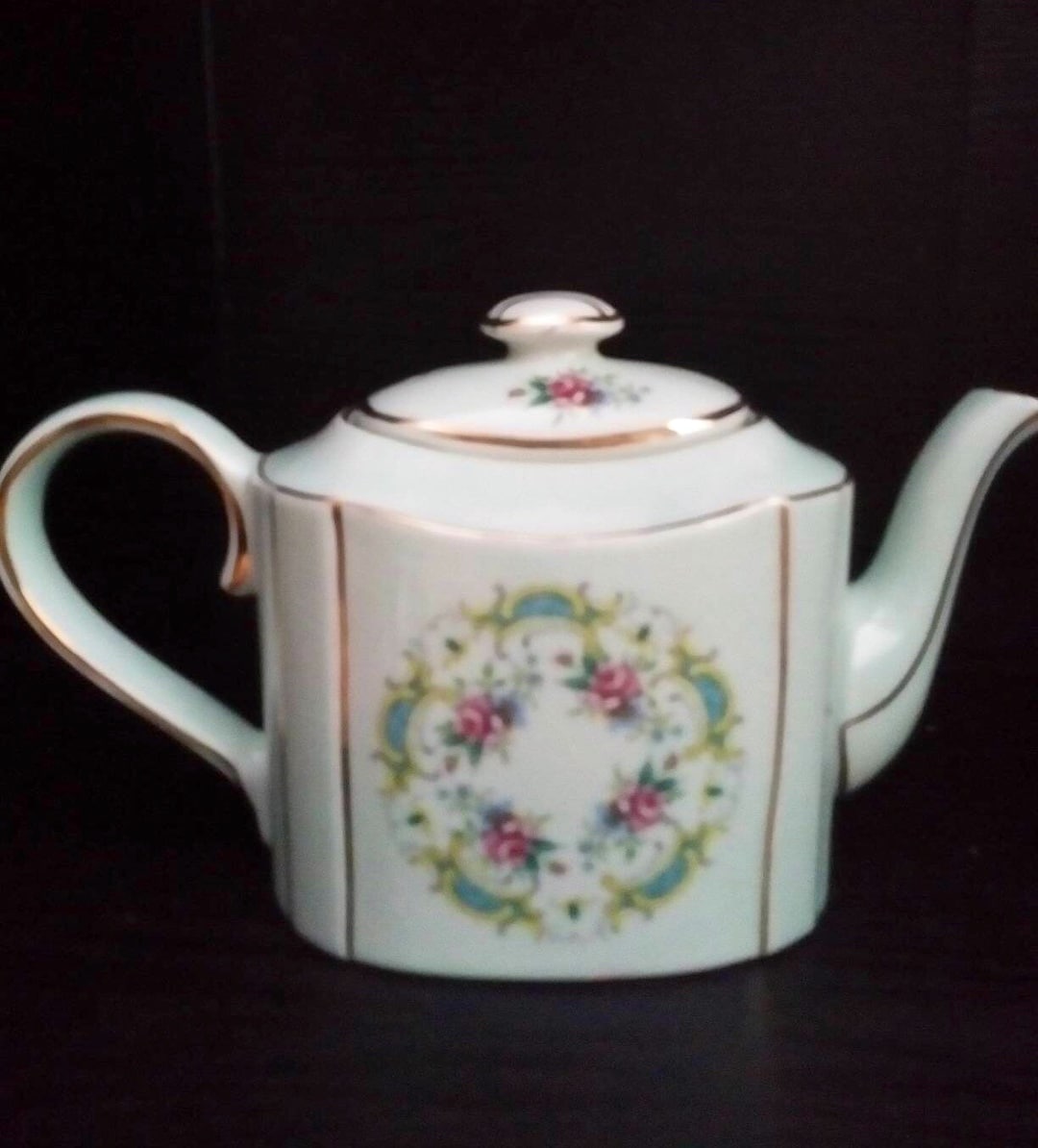 Vintage Arthur Wood Tea Pot of England/fine Porcelain - Etsy