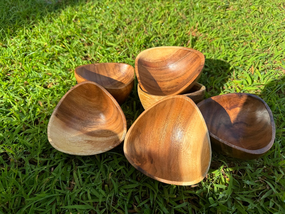 WHOLESALE/BULK Acacia Wood Triangle Bowls | Bermuda Triangle Bowls ...