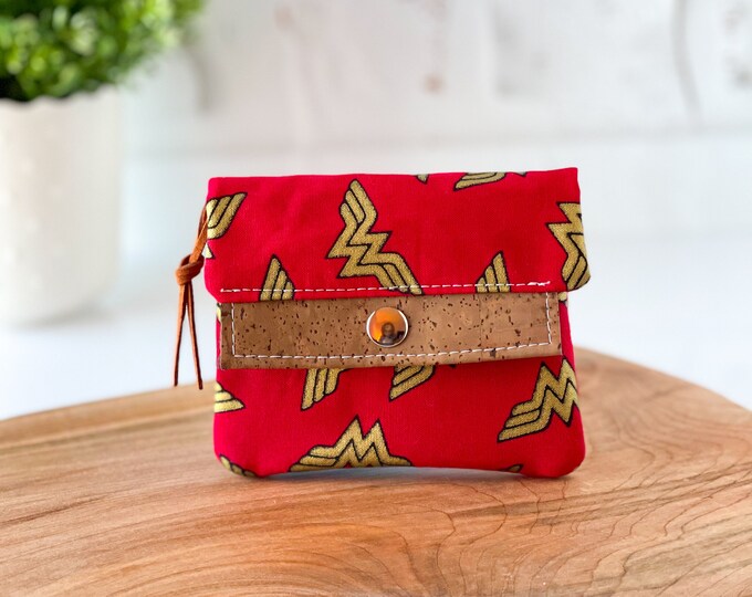 Womens Small Wallet / Super Hero Woman - Etsy