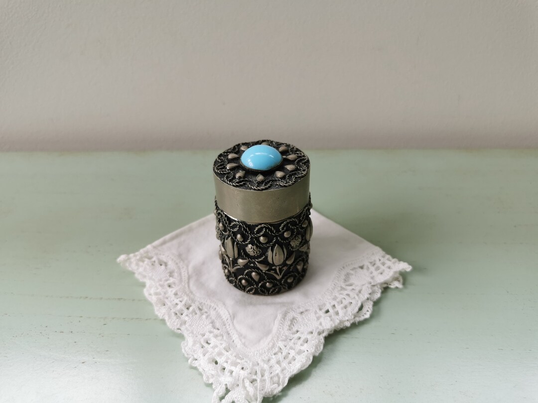 Small Cylindrical Metal Box With Vintage Tulips - Etsy
