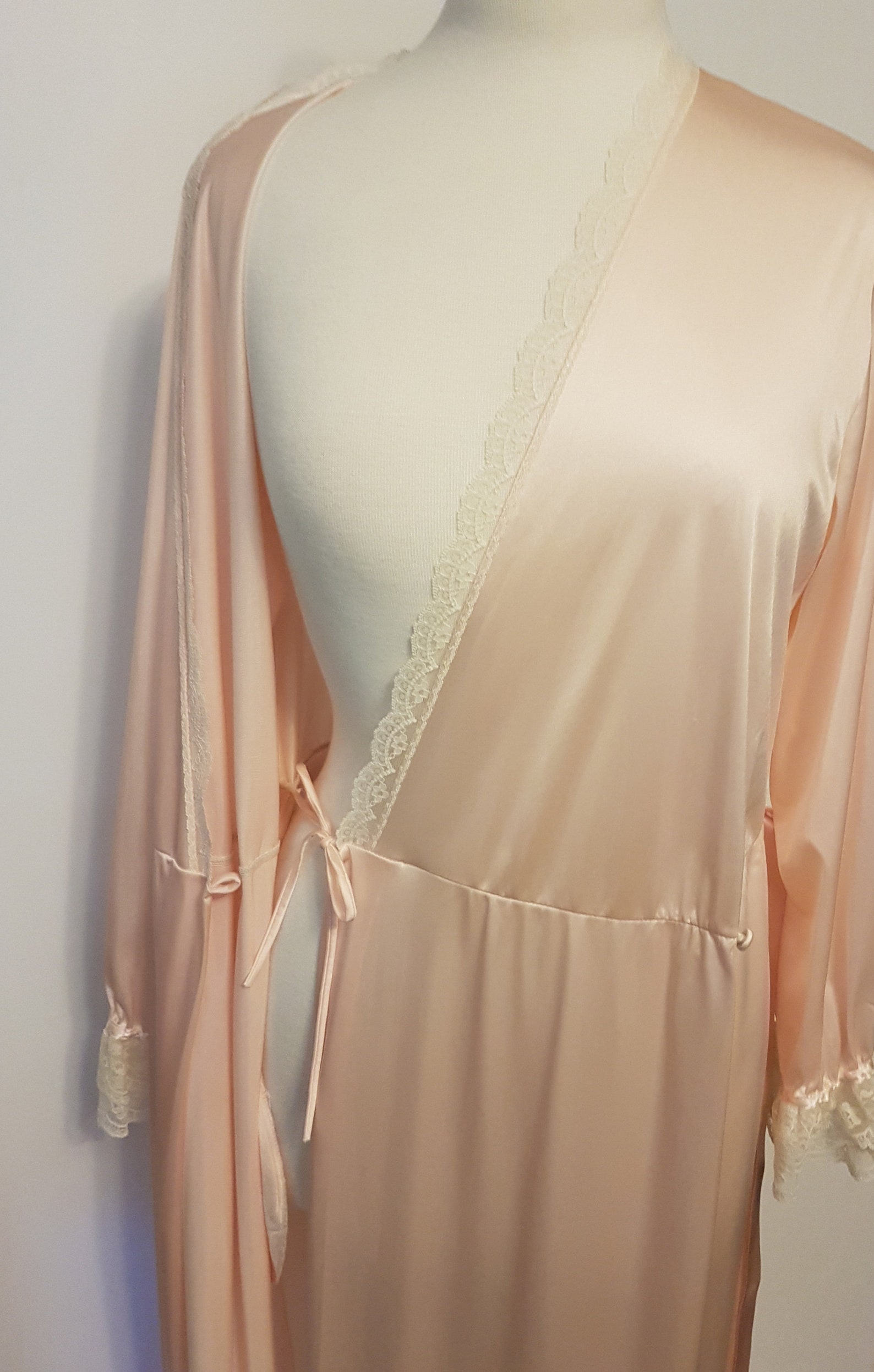 Vintage 1970's Pink Robe , Designed for Avon by Perri Ann, Lace Ruffled ...