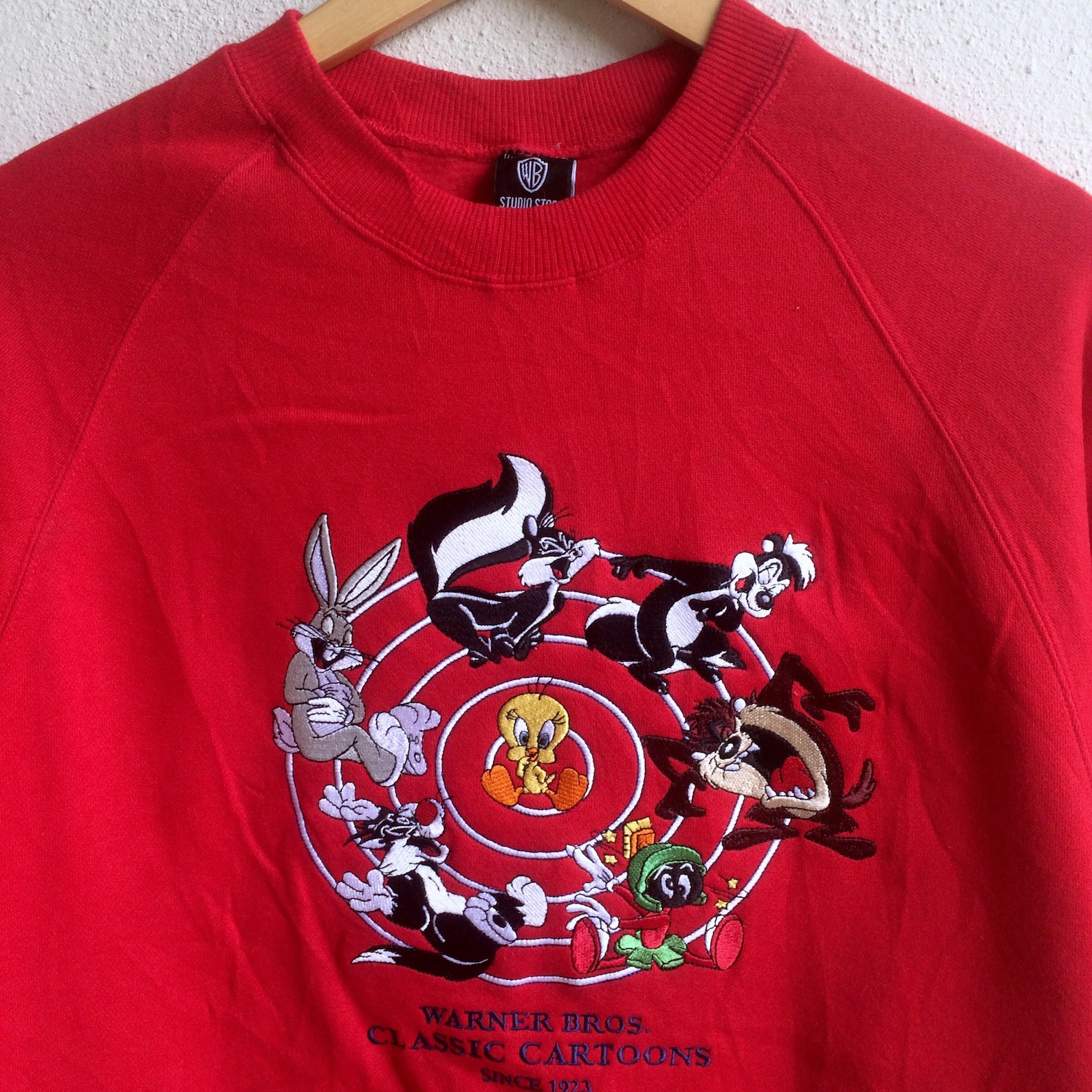 Warner Bros the Famous Studio Store WARNER BROS CLASSIC Cartoon Big ...