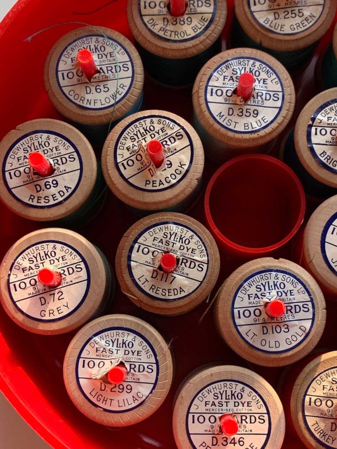 Vintage Plastic Thread Box With 18 Vintage Sylko Fast Dye - Etsy UK