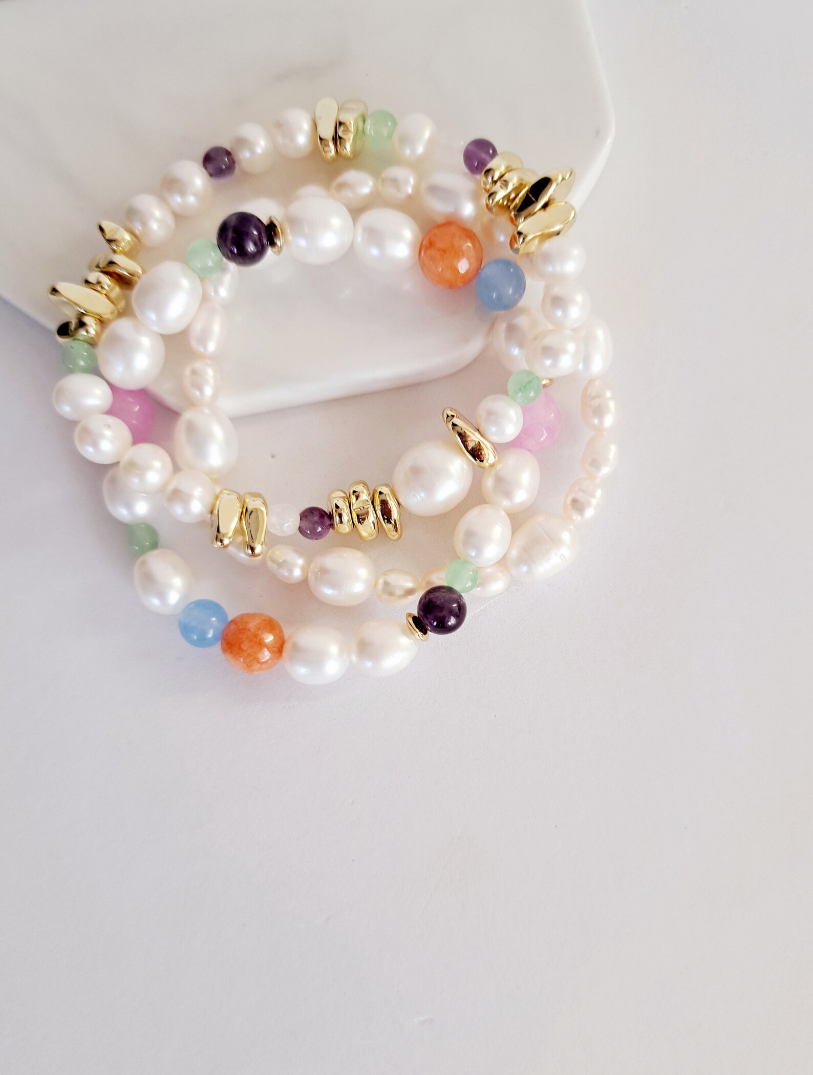 Pulsera con perlas naturales y piedras - Etsy España