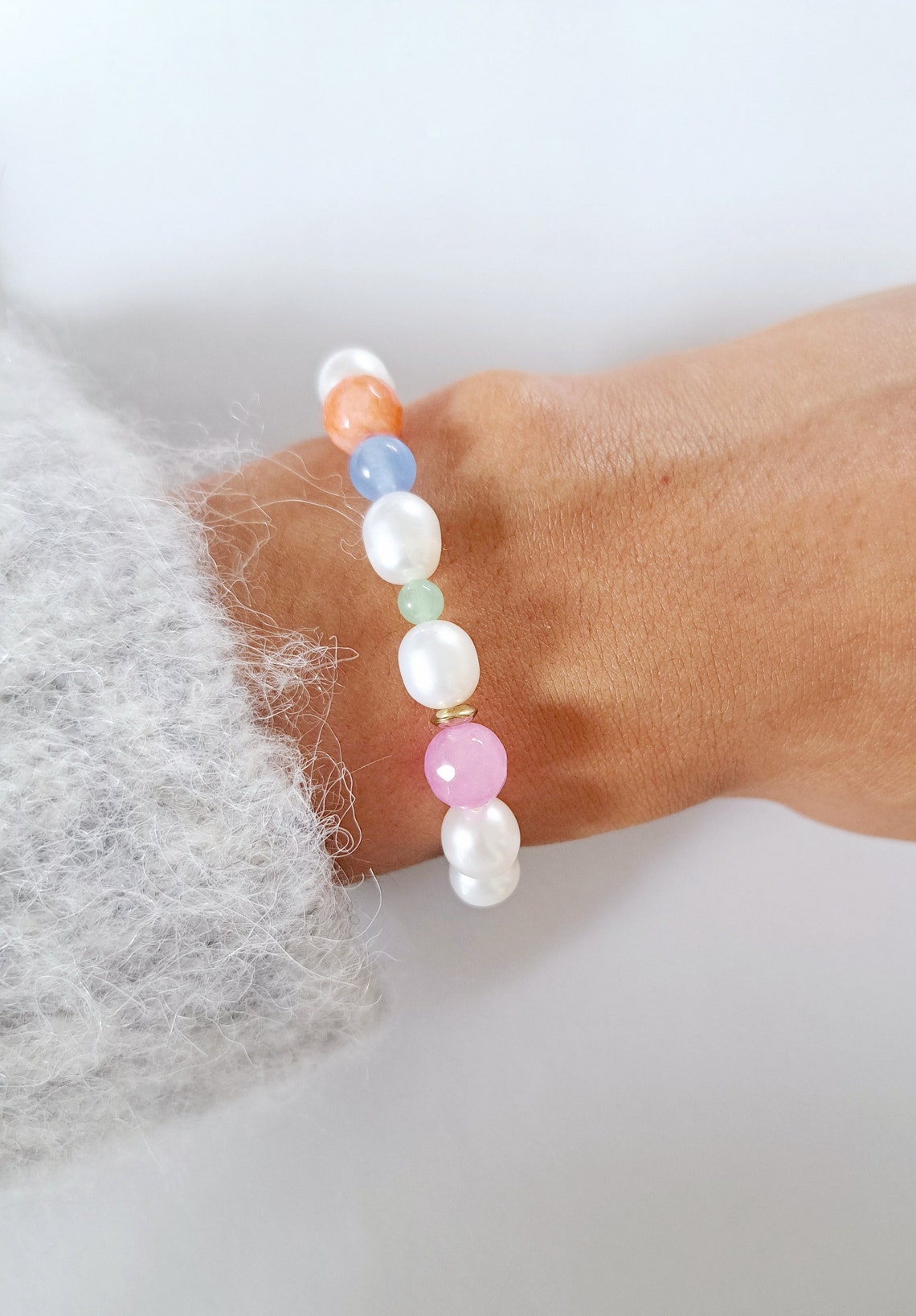 Pulsera con perlas naturales y piedras - Etsy España