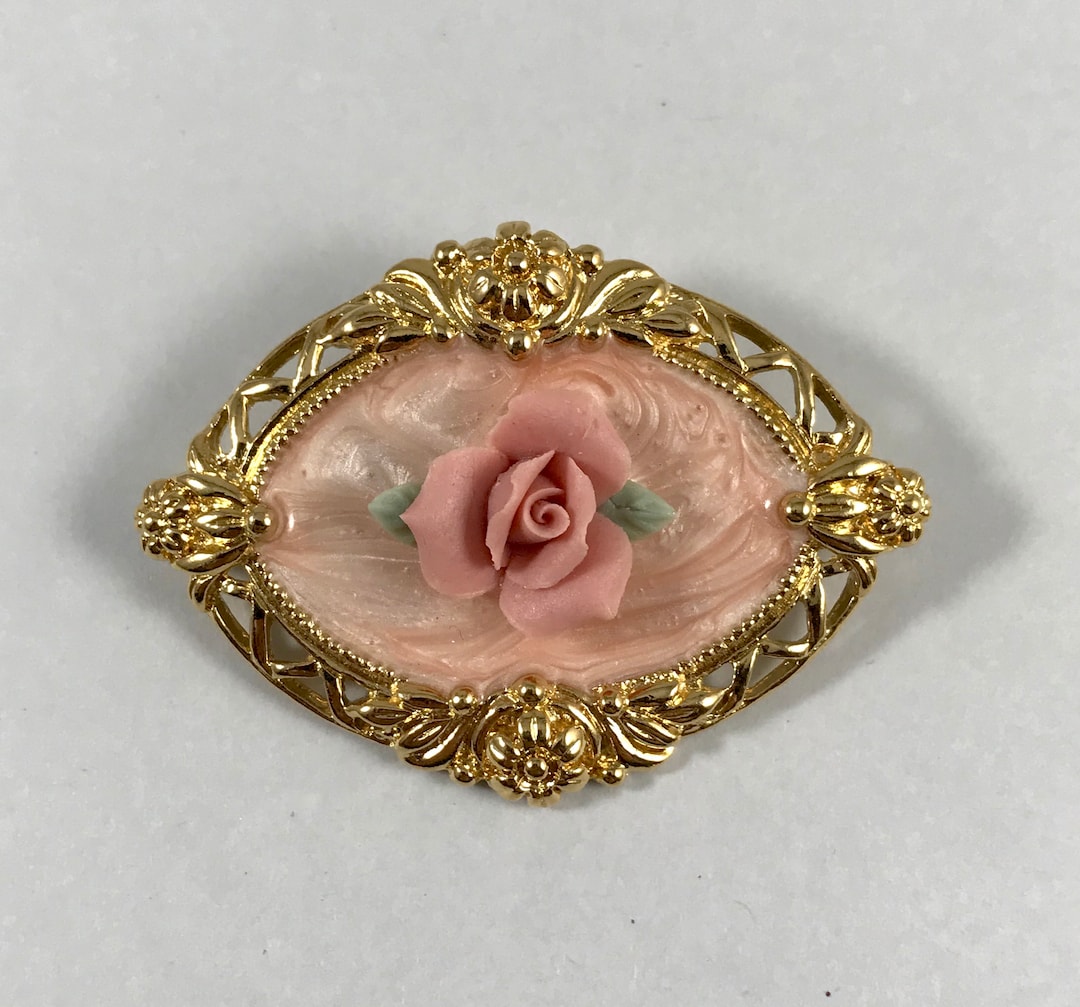 Avon “victoria Rose” Brooch/ Pin - Gold-tone Oval Frame With Pink ...