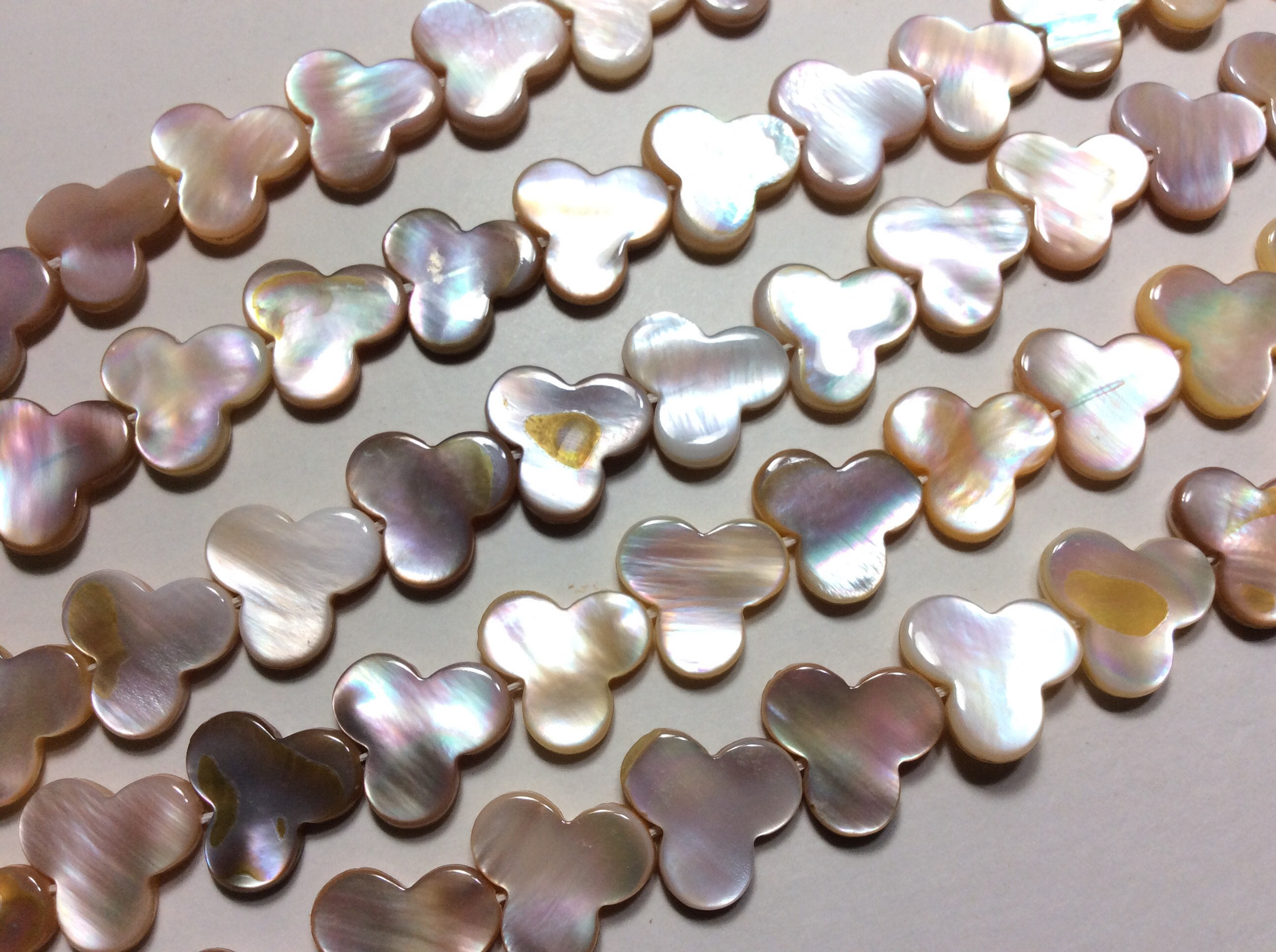 Mother-of-pearl, Golden Lip Shell Beads, 11 Mm Three Leaf Clover, for ...