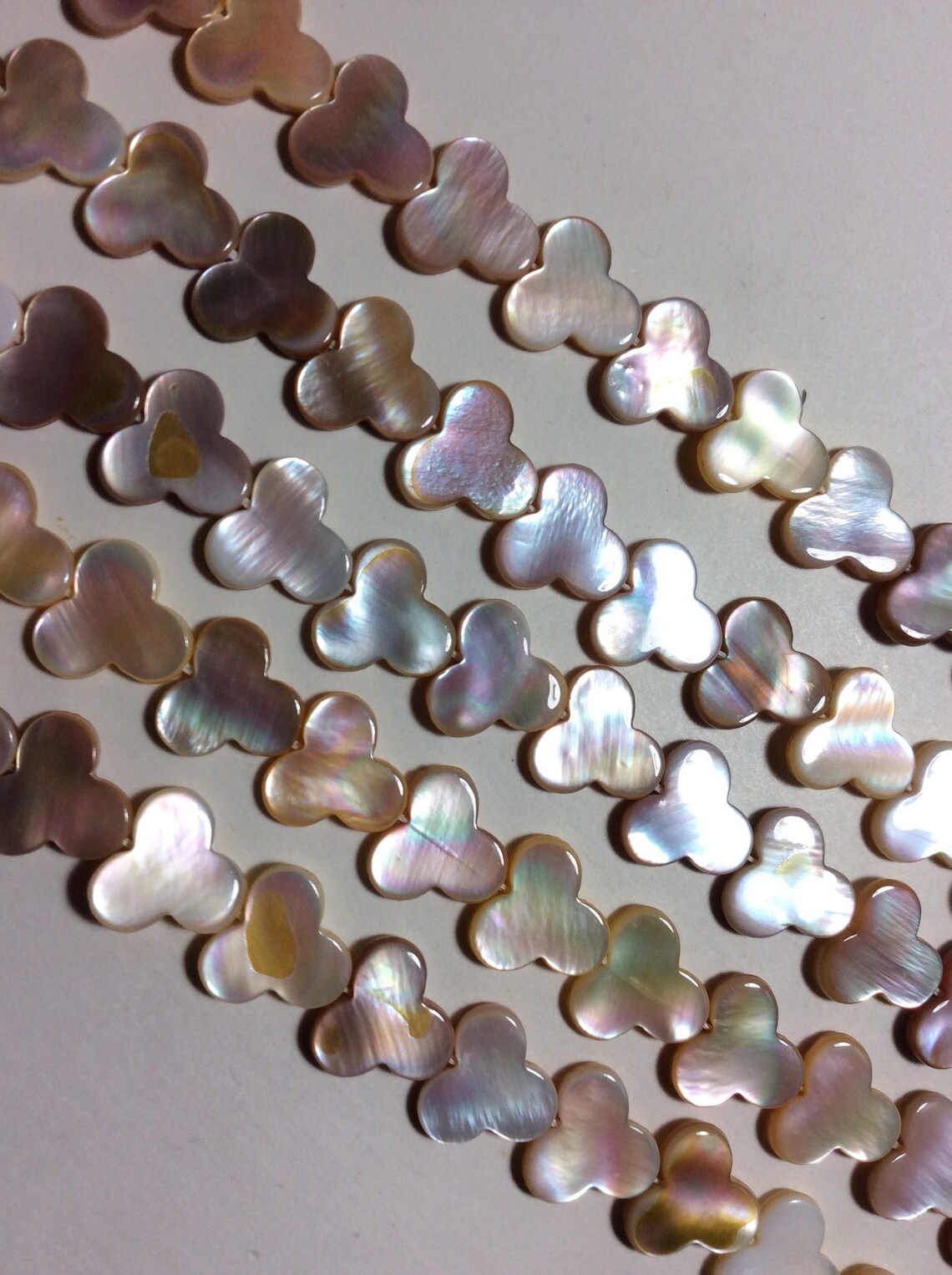 Mother-of-Pearl Golden Lip Shell Beads 11 mm Three Leaf | Etsy