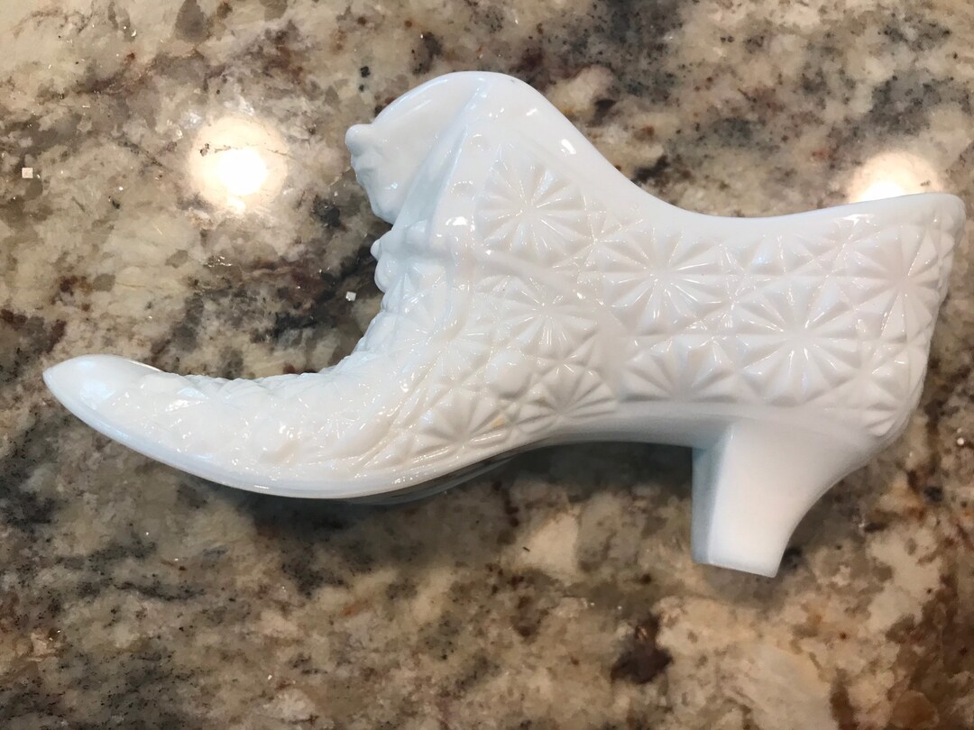 Fenton Milk Glass Daisy Button Pattern - Etsy